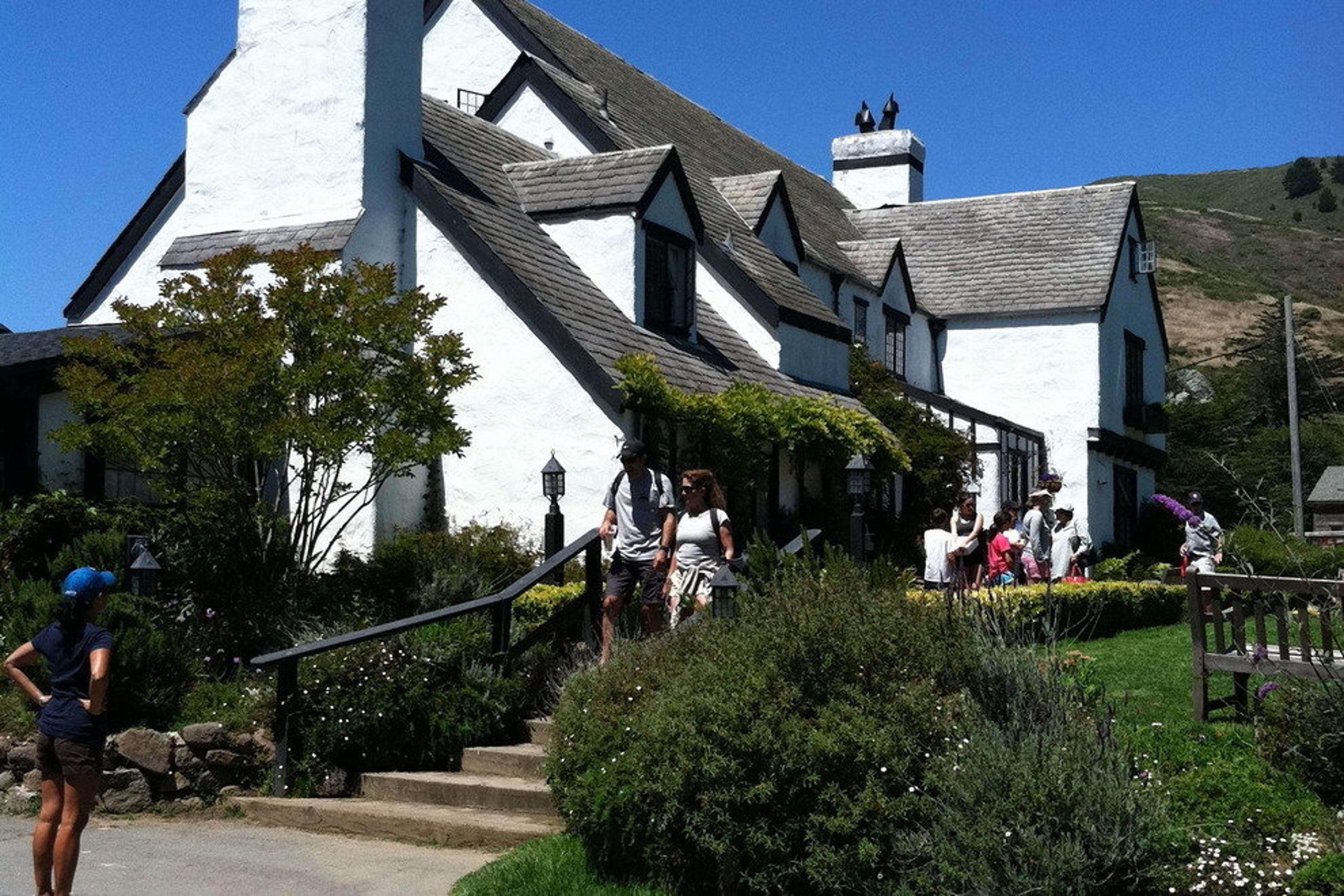 10Best Day Trip: Hike from Muir Beach to the Pelican Inn