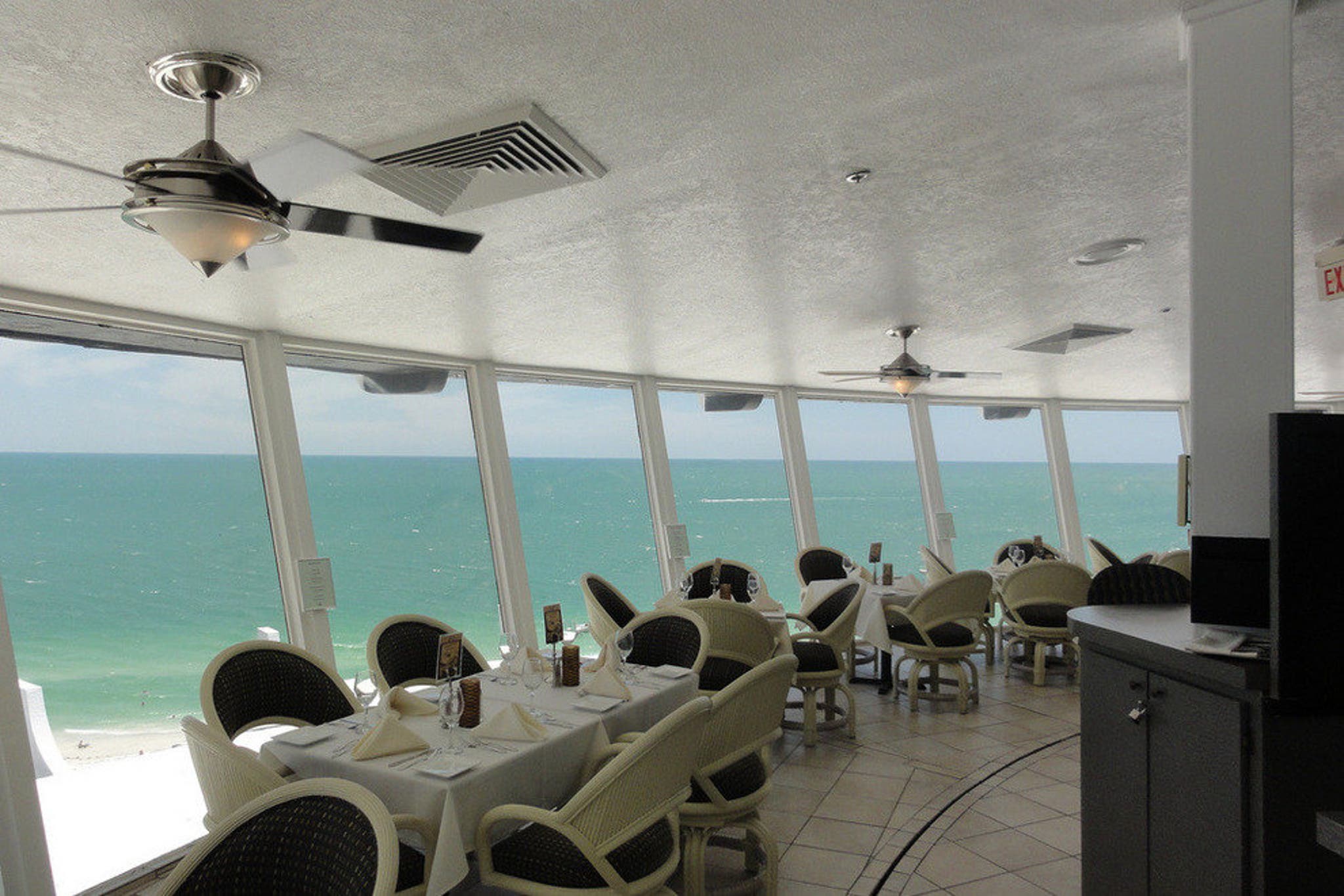 I Get Around: Revolving Restaurants Across North America