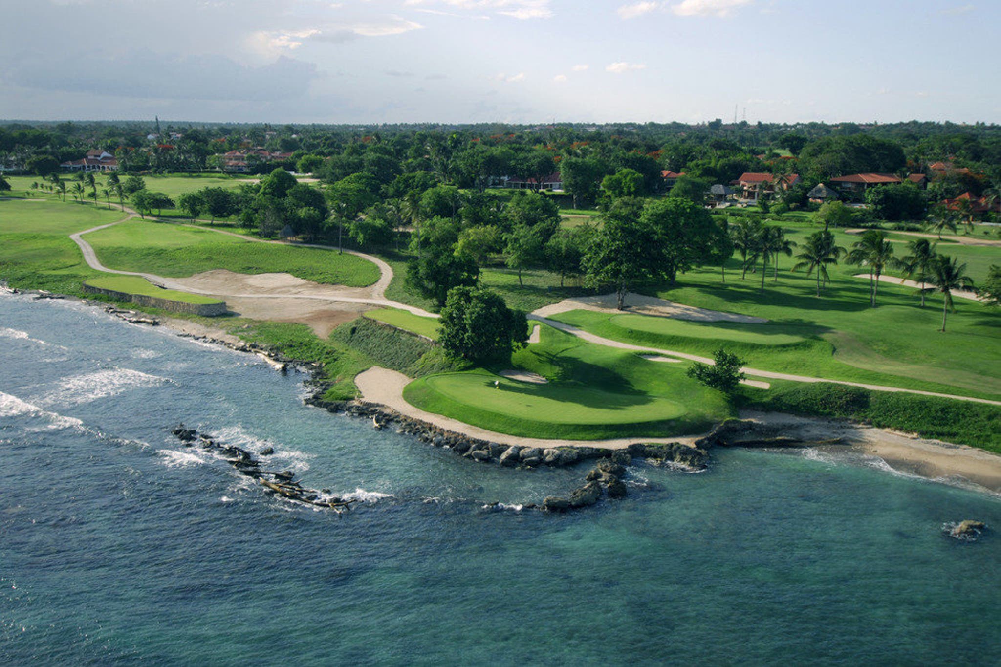 World's Most Beautiful Waterfront Golf Courses