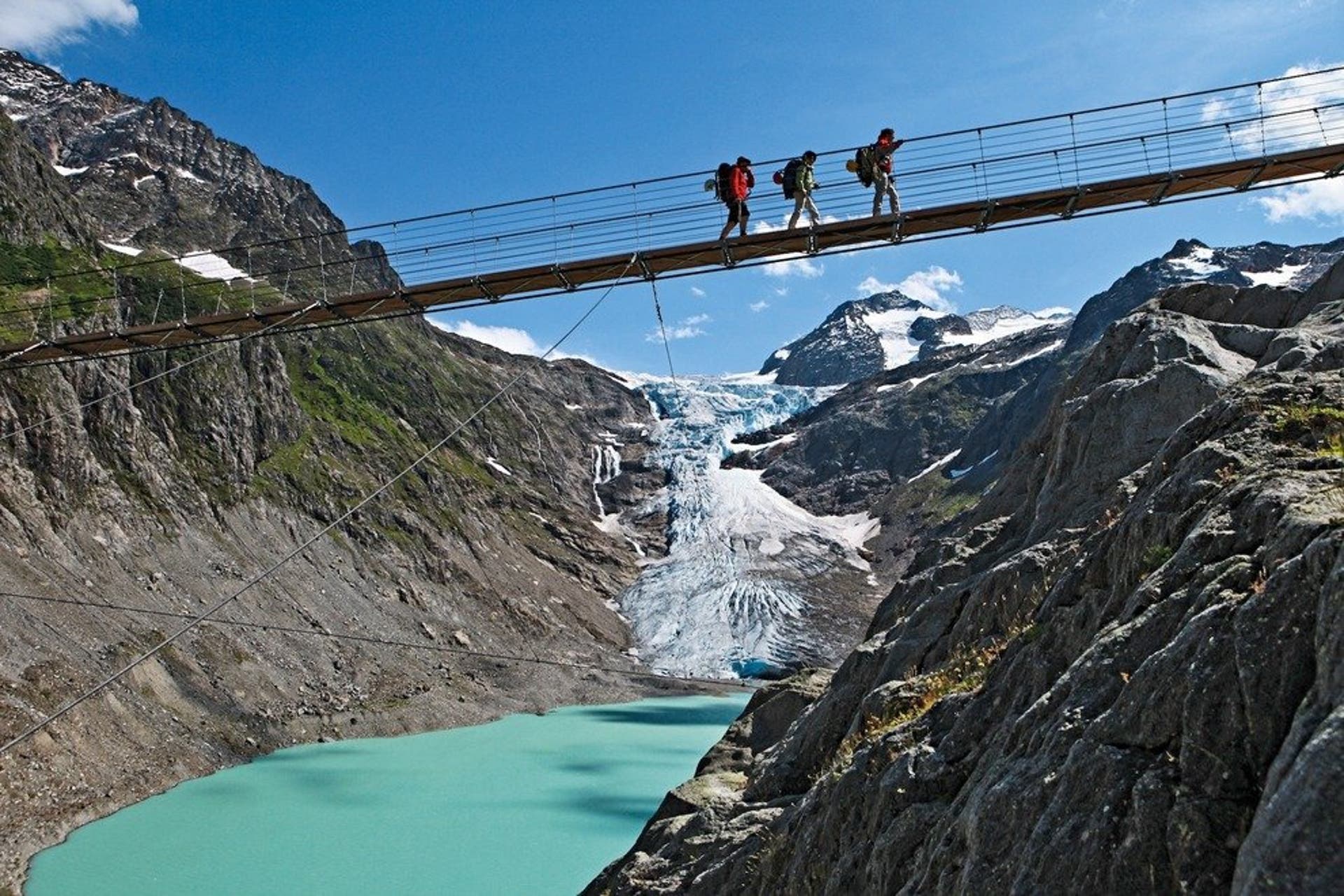 10 Most Terrifying Foot Bridges