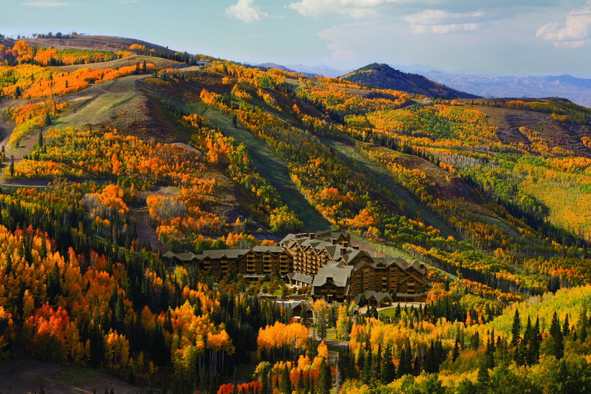 10 of the best hotels for seeing gorgeous fall foliage