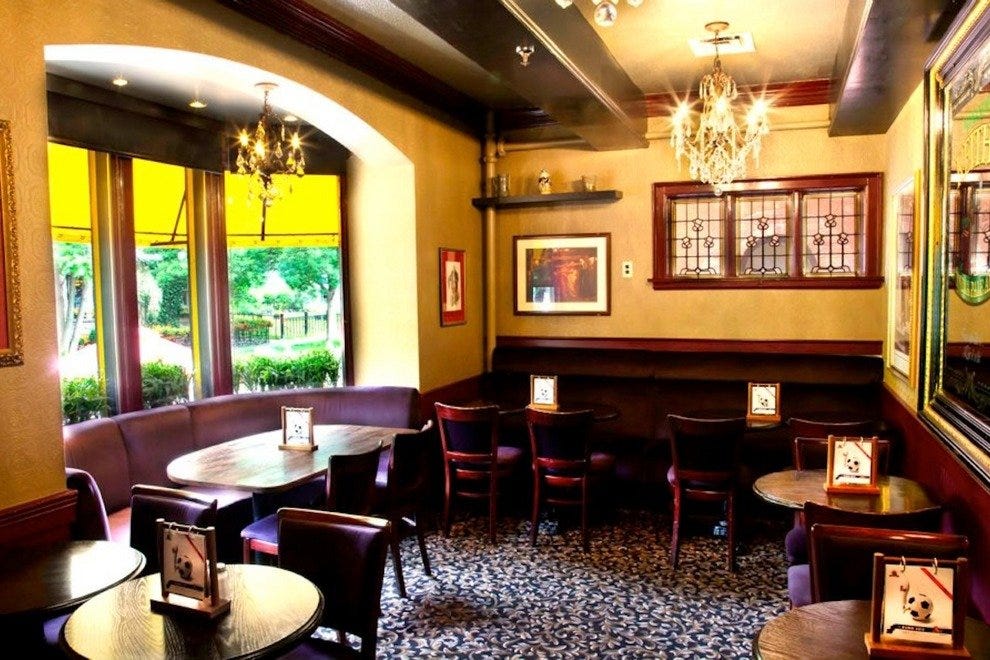 Duke of York Pub: Toronto Nightlife Review - 10Best Experts and Tourist ...