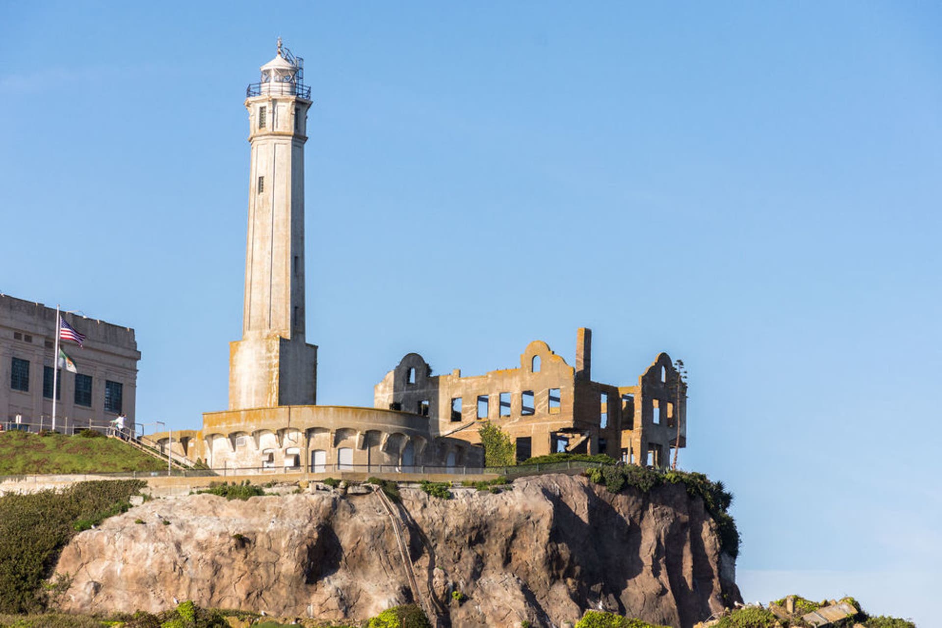15 unique and scenic lighthouses around the world