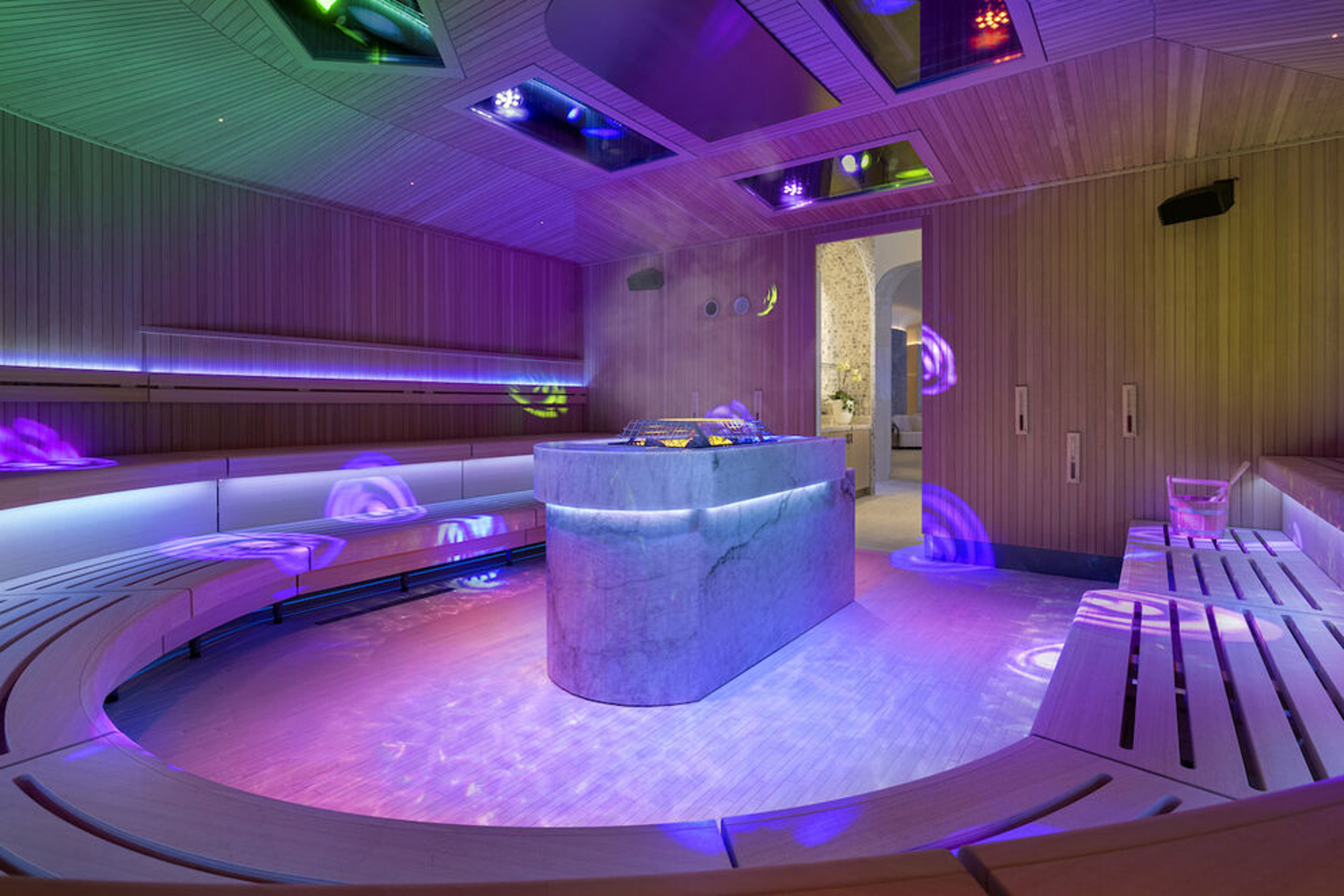 What are the best Las Vegas spas for ultimate wellness and relaxation?