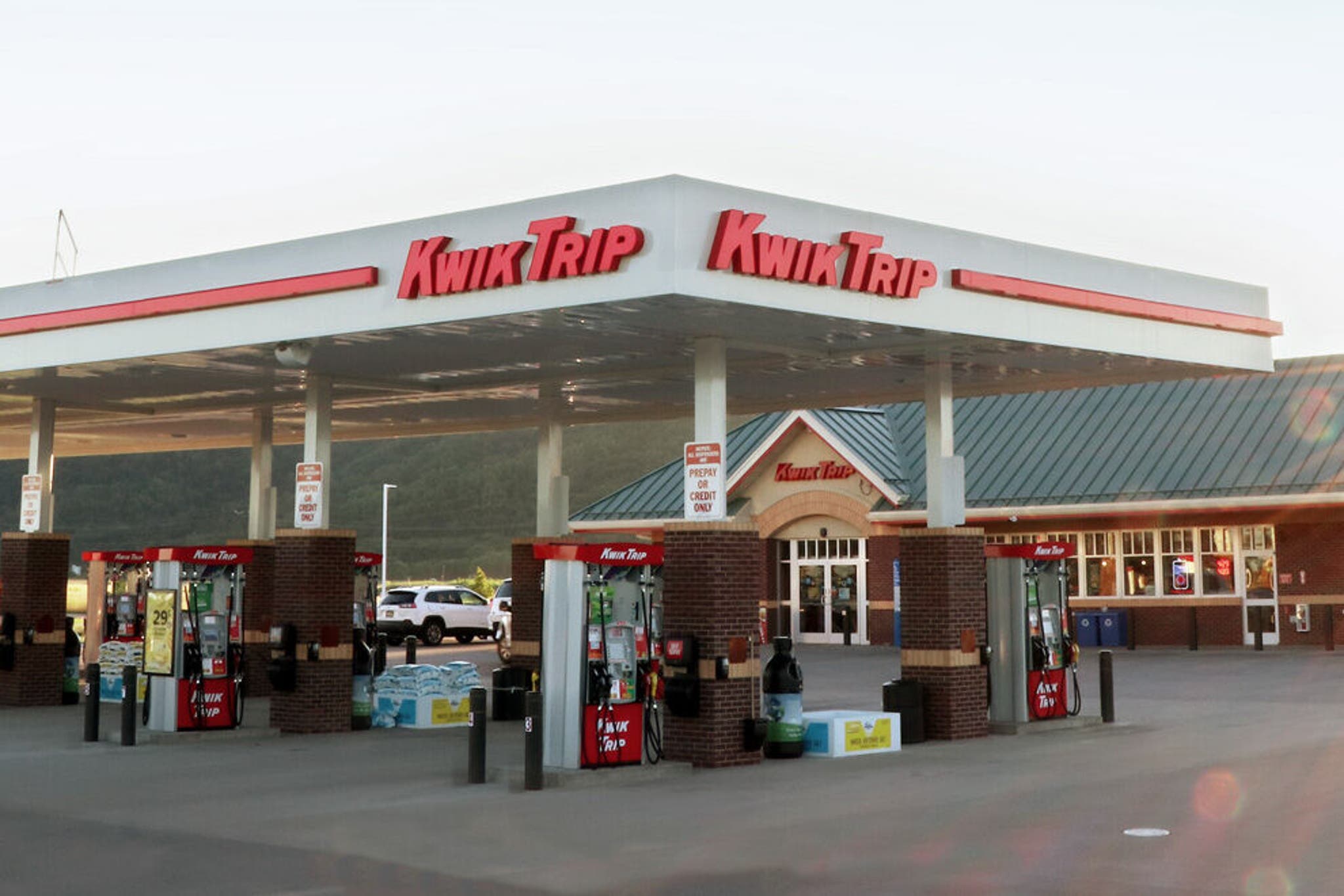 Kwik Trip ranked #1: 2025 USA TODAY 10BEST Readers' Choice Awards