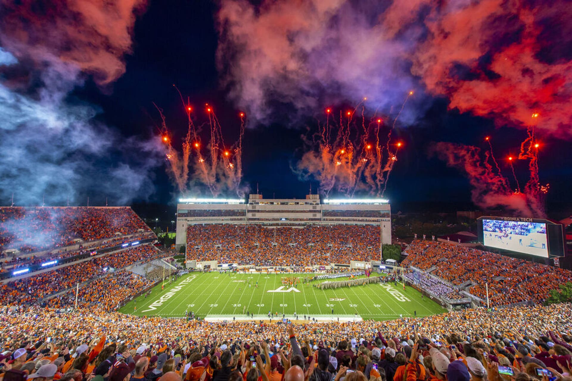 Top 10 college sports traditions you need to experience
