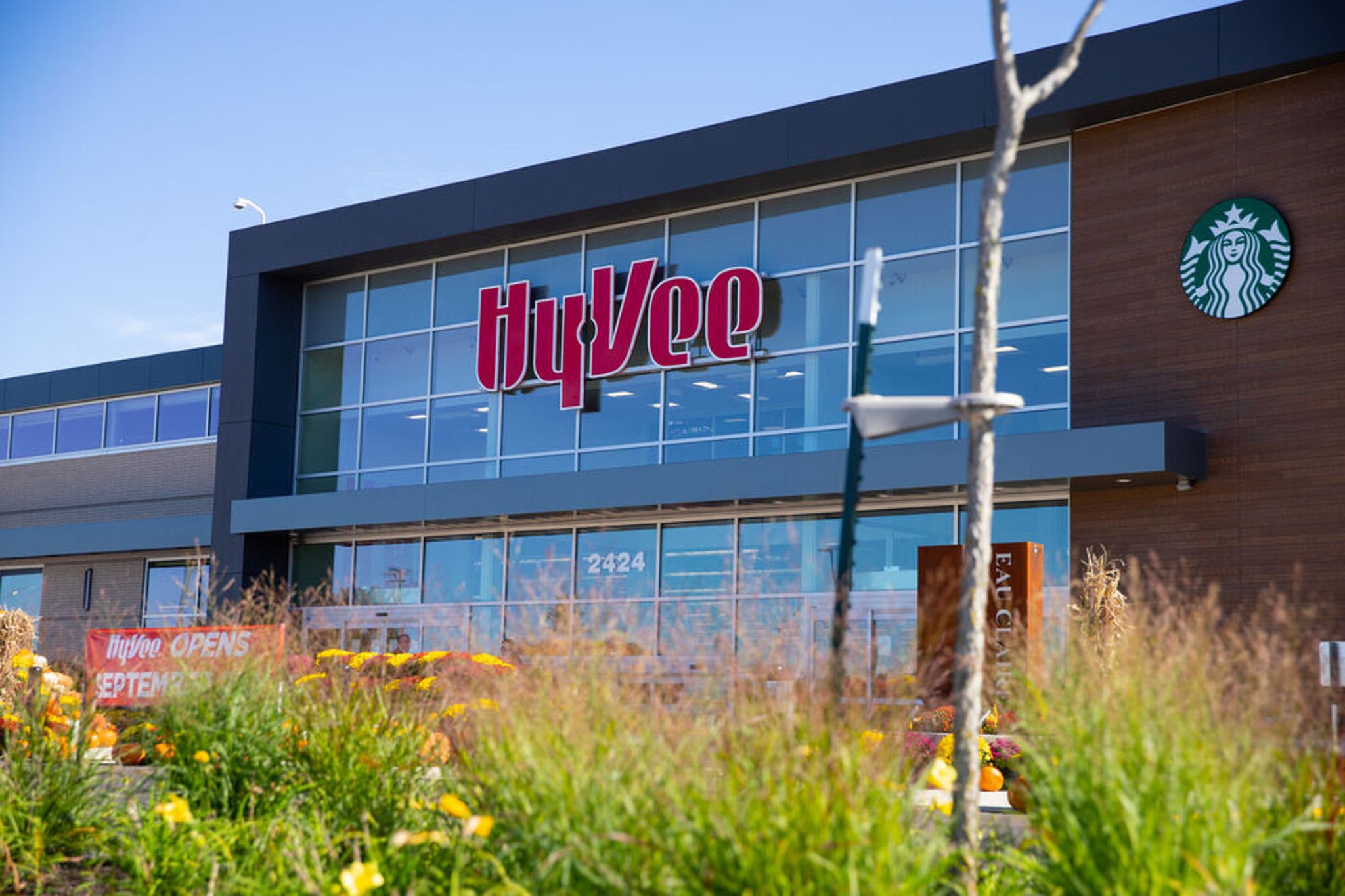 Hy-Vee ranked #2: 2025 USA TODAY 10BEST Readers' Choice Awards