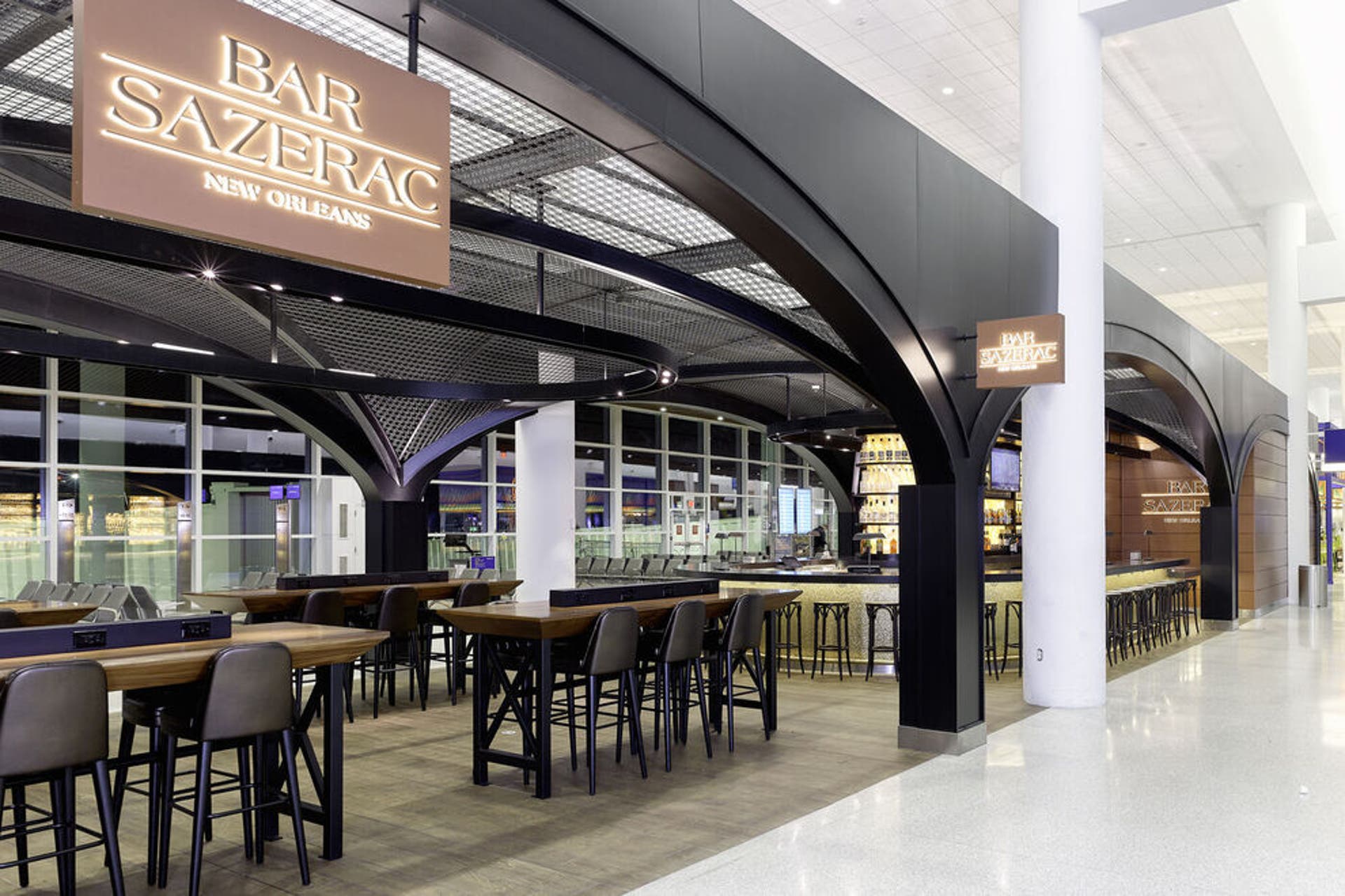Layovers made luxurious: 10 best airport bars in the US