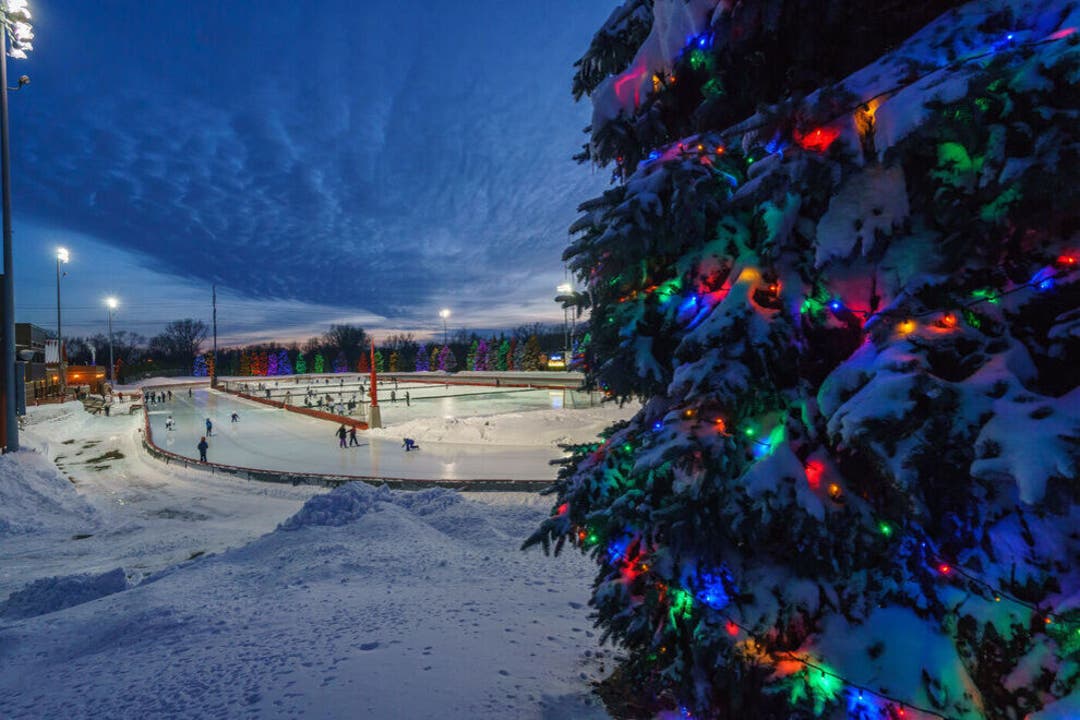 10 best ice skating rinks in the US you need to visit this winter