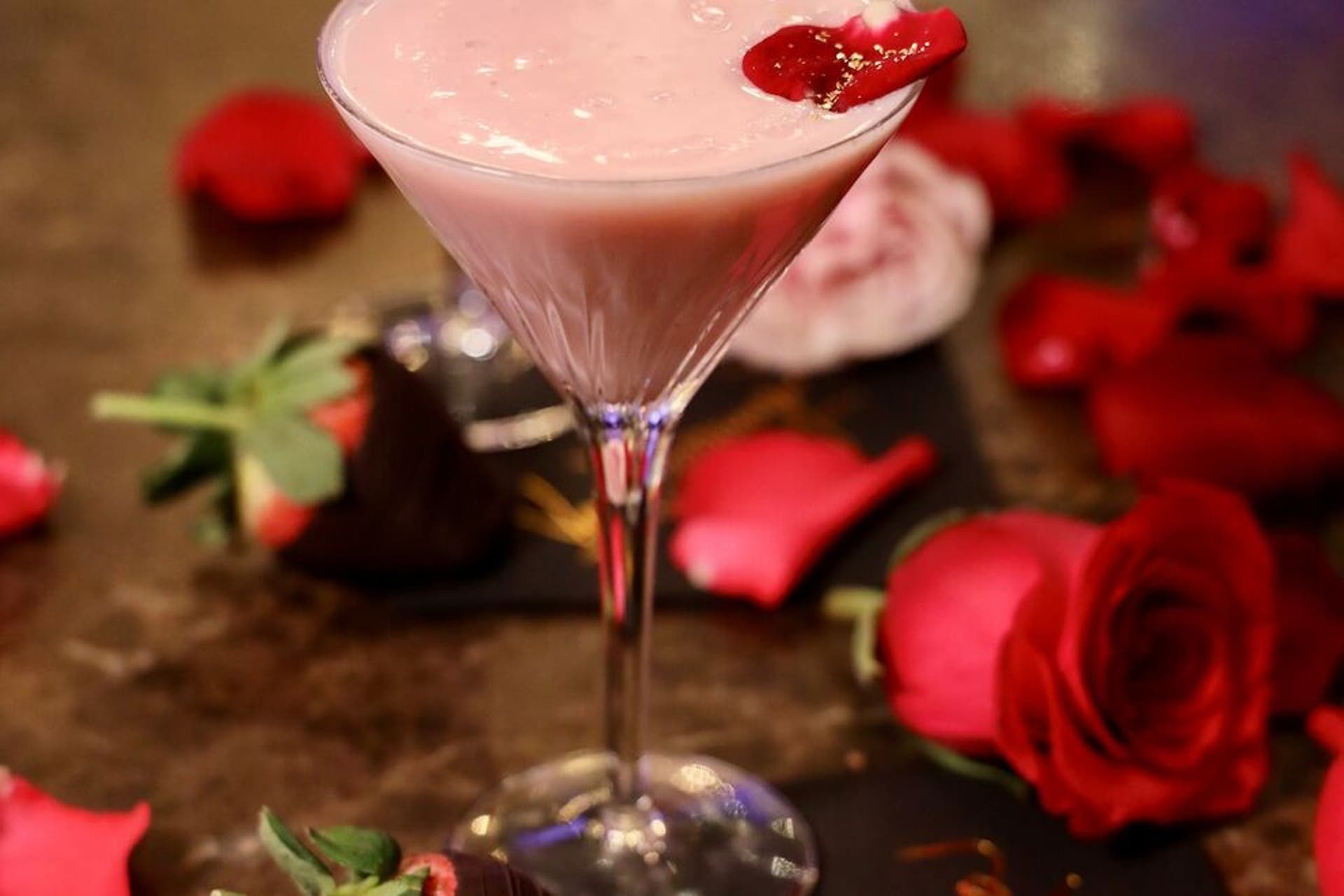 Las Vegas, baby! Here's how to plan an unforgettable romantic getaway