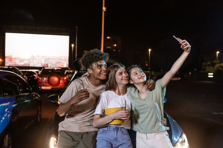 10 best drive-in theaters in the United States