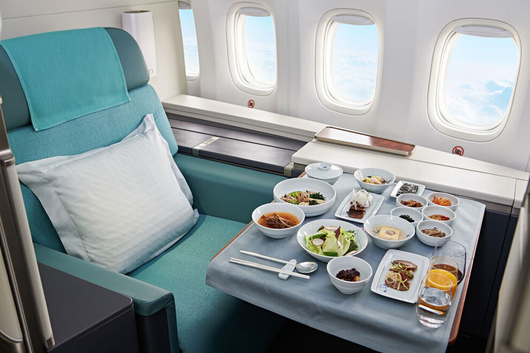 Airplane food done right: 10 best airlines for inflight food
