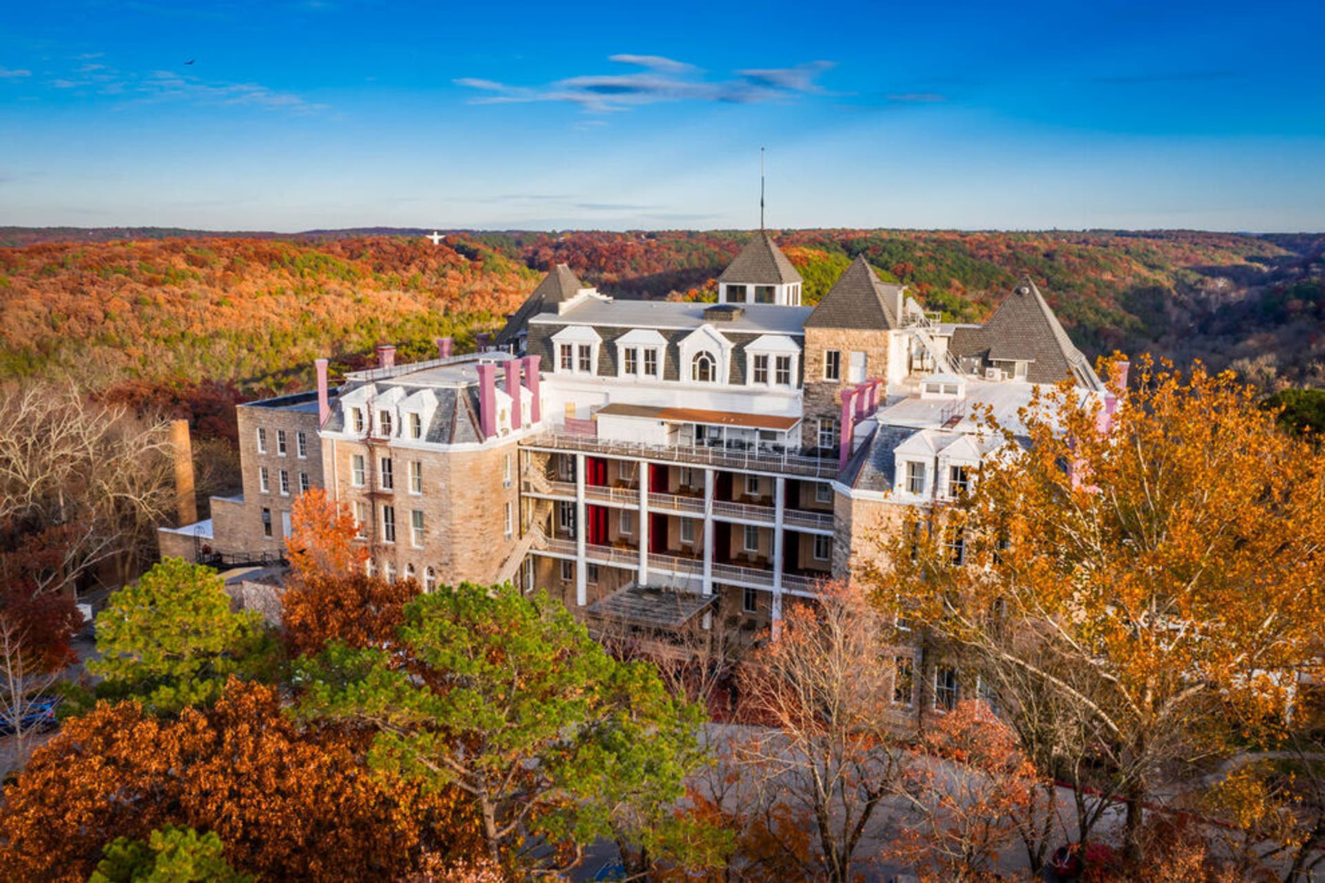 1886 Crescent Hotel & Spa