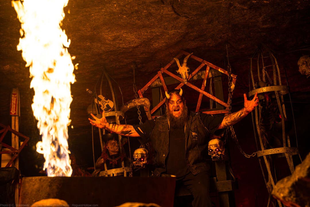 10 best haunted houses and attractions that will make you scream