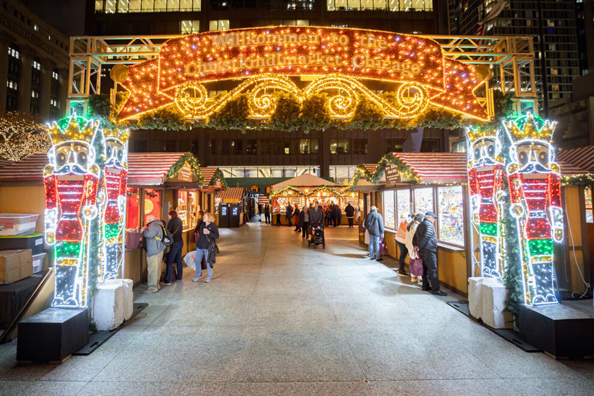 Where to find the 10 best holiday markets in the United States