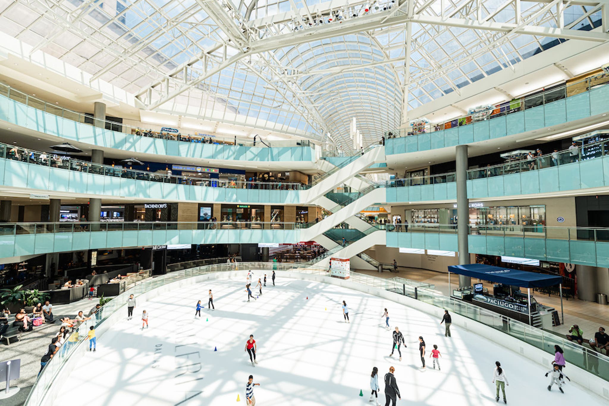 10 best ice skating rinks in the US you need to visit this winter