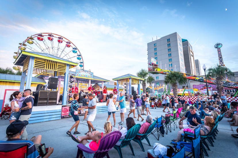 10 best boardwalks in the US for stunning views and fun attractions
