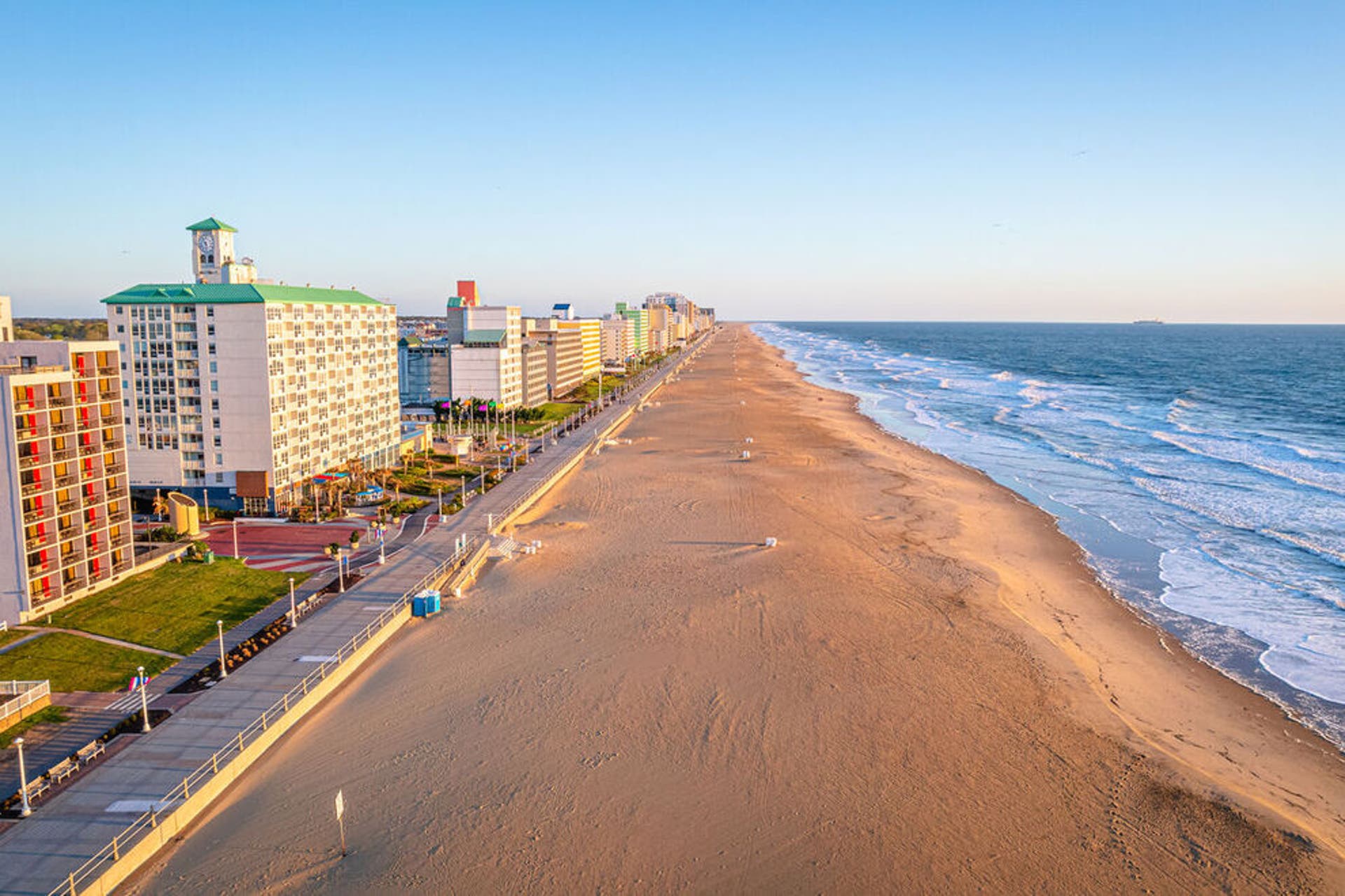10 best boardwalks in the US for stunning views and fun attractions
