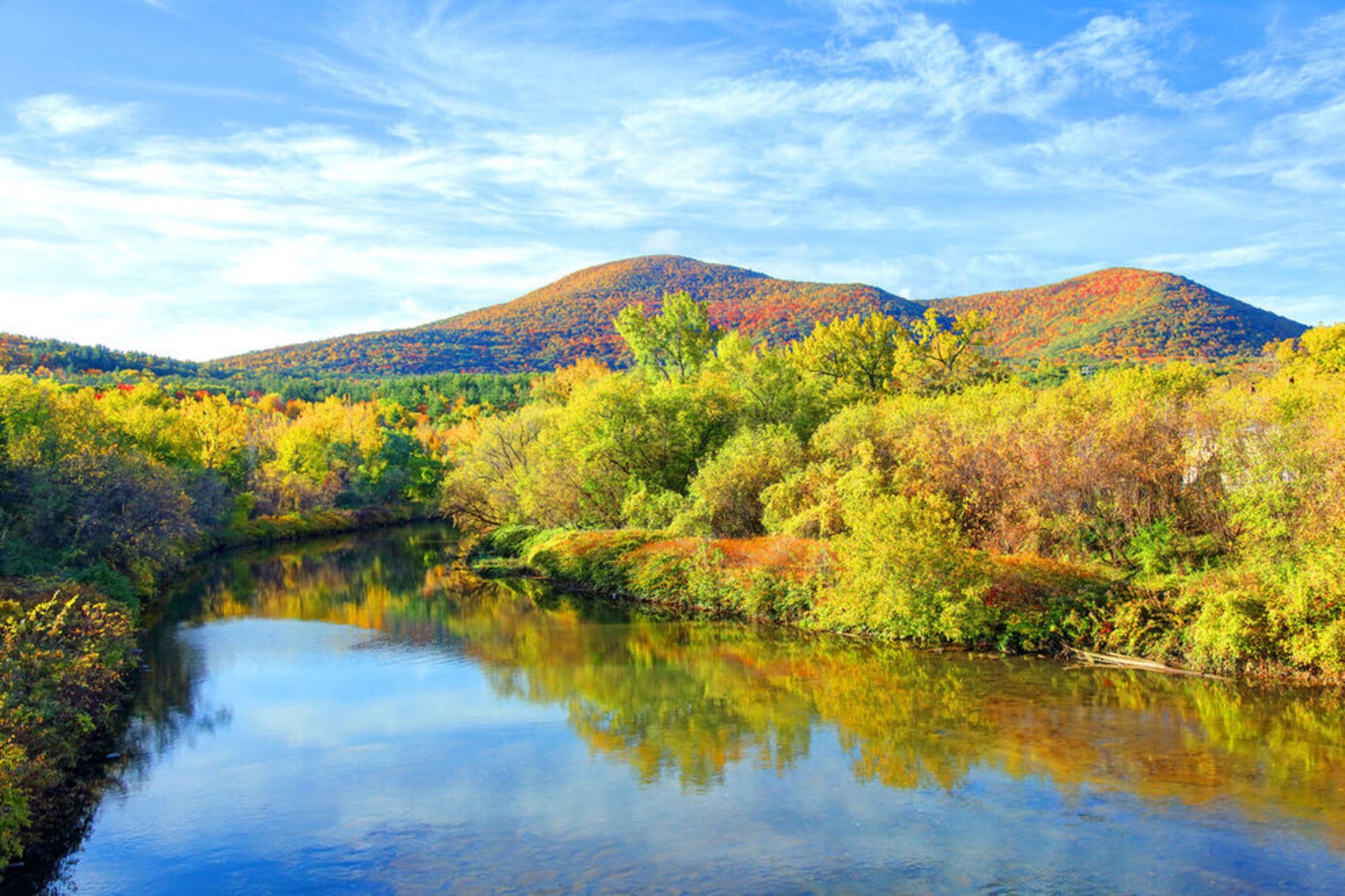 Explore the glory of America's 11 National Scenic Trails