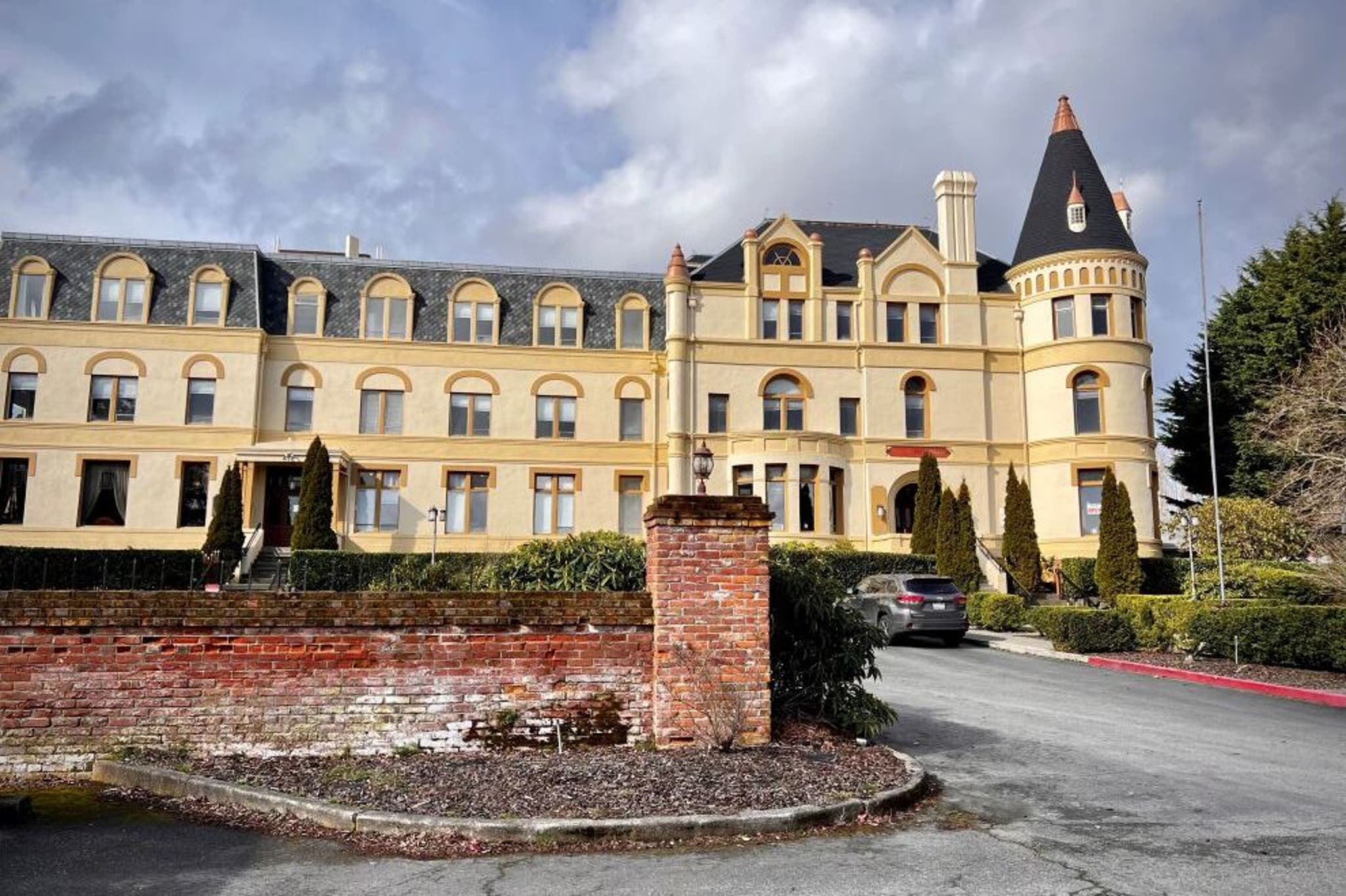 Live like royalty at these 5 amazing castle hotels in the US