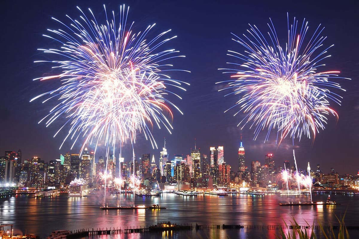 10 best places in the US to see fireworks for summer 2025