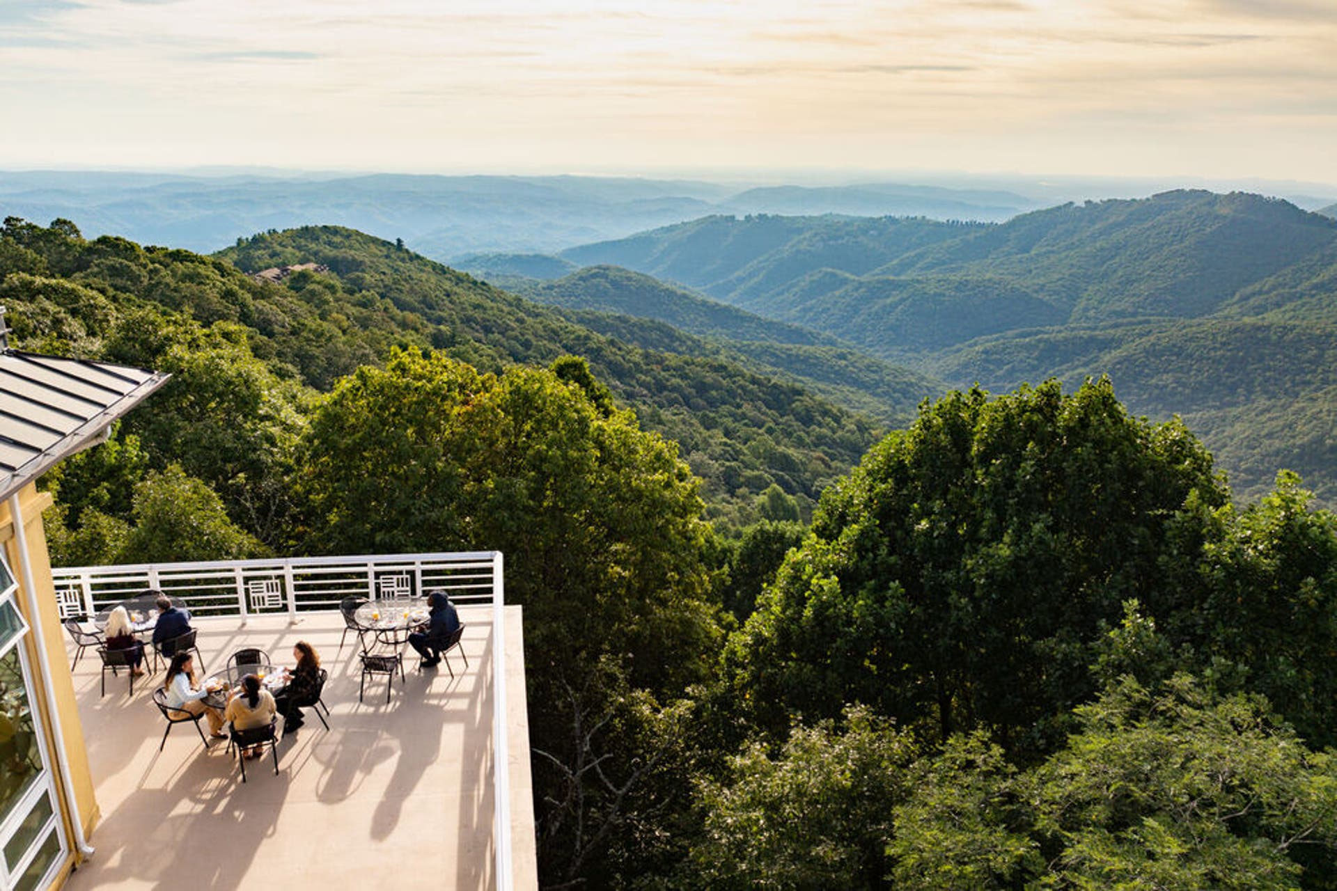 10 best wellness retreat centers for relaxation and rejuvenation