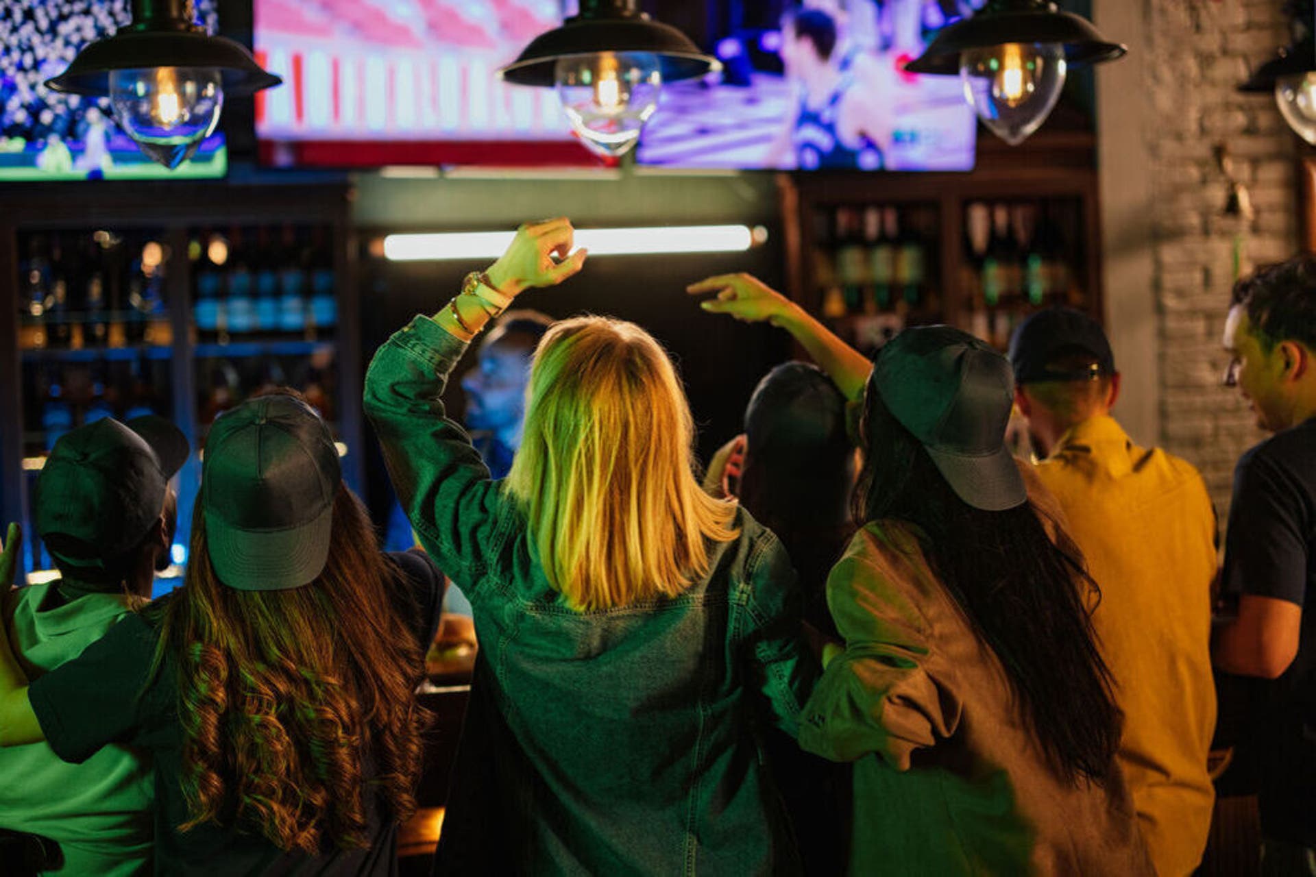 10 best local sports bars in the United States