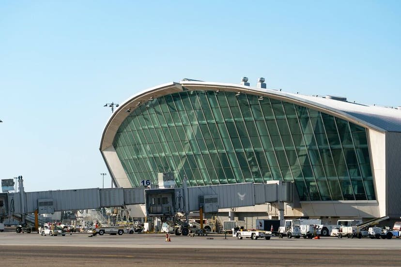10 best small airports in the US offer big travel benefits