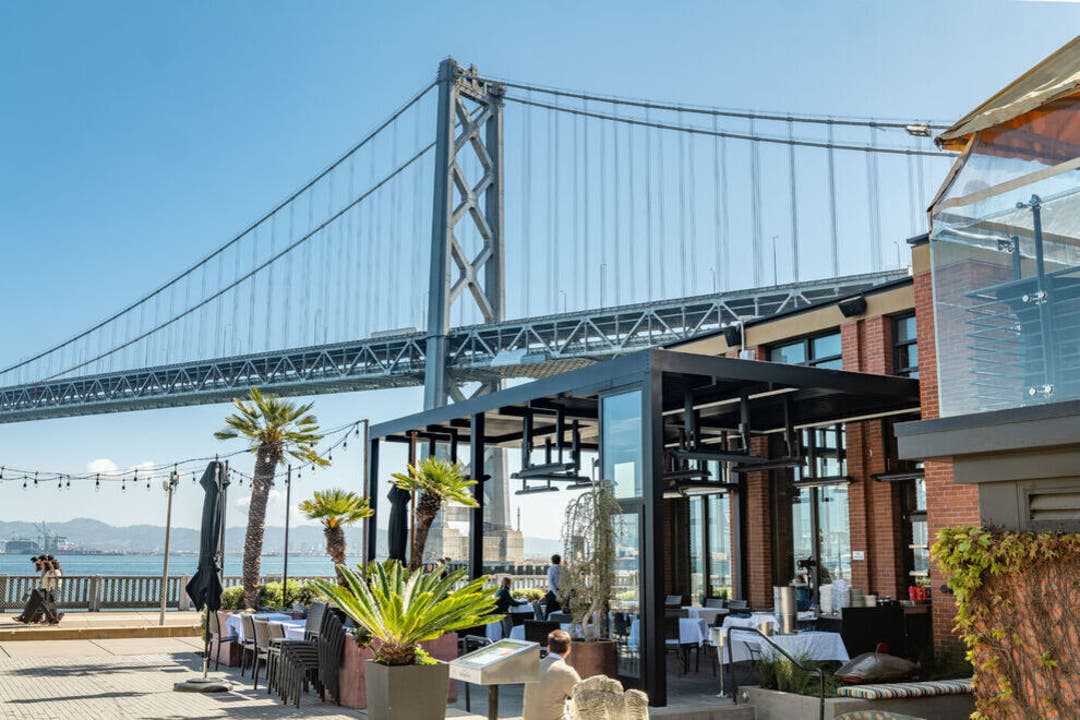 10 best waterfront restaurants across the United States