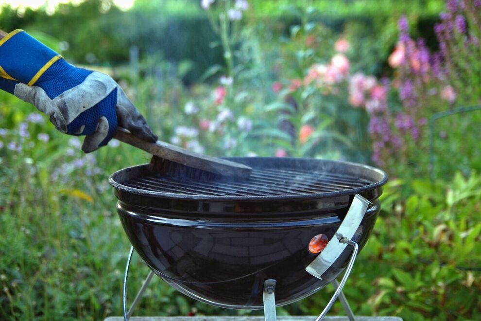 How to clean a grill properly, according to 3 barbecue masters